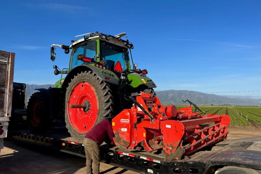 USA pilots autonomous tractors on public roads - Future Farming