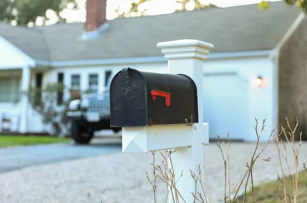 How To Maintain Your Mailbox Year-Round - Home In The Pastures