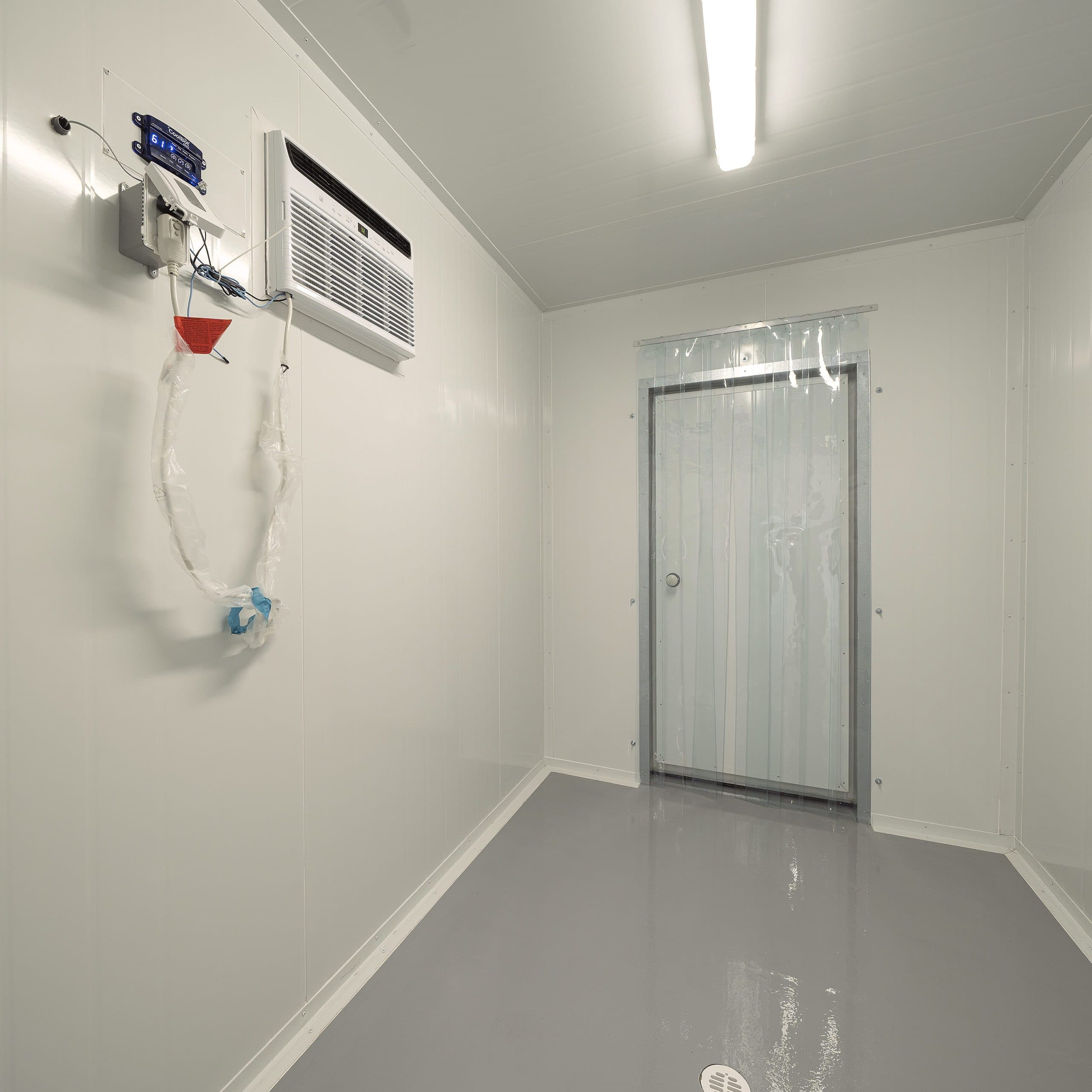 40’ Processing unit with walk in Cooler - CUSTOM CUBES