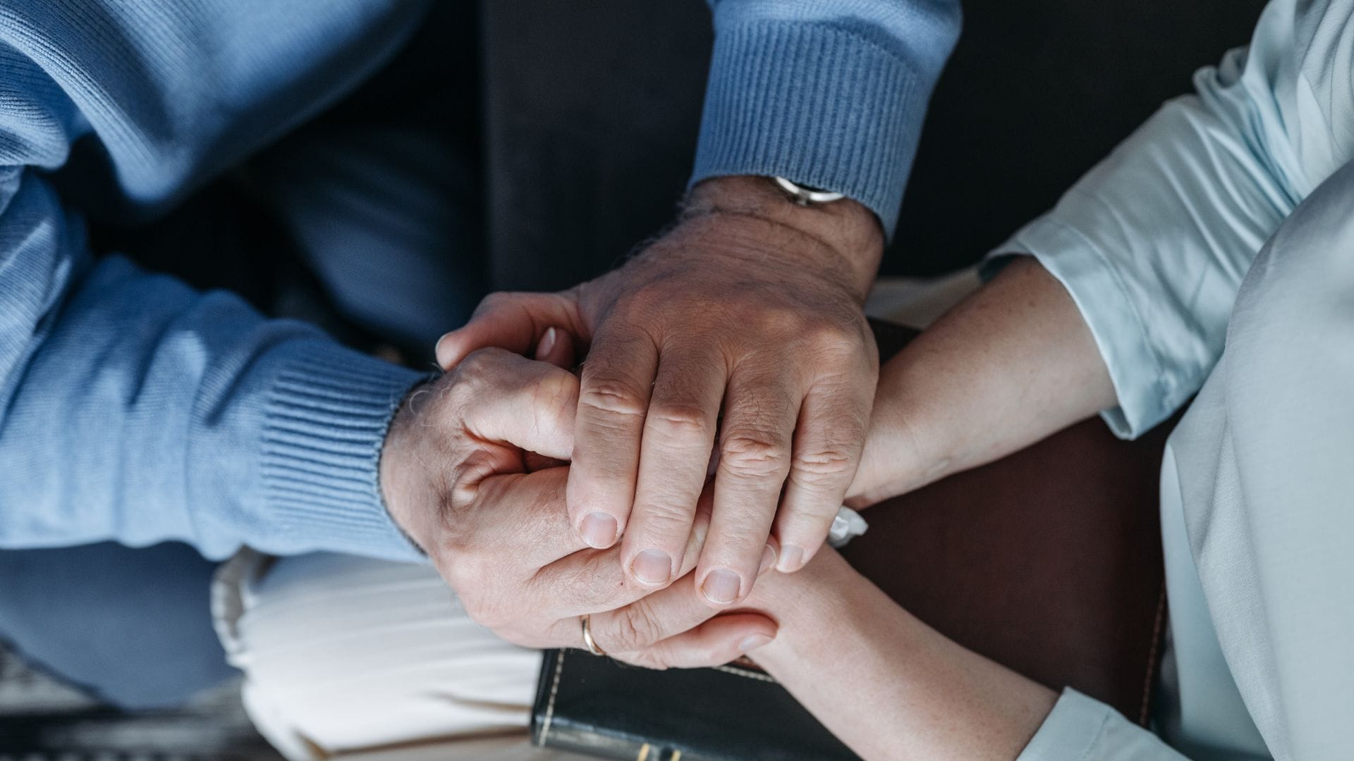 Explorando los Tipos de Duelo: Una Perspectiva en Tanatología - ITEDU