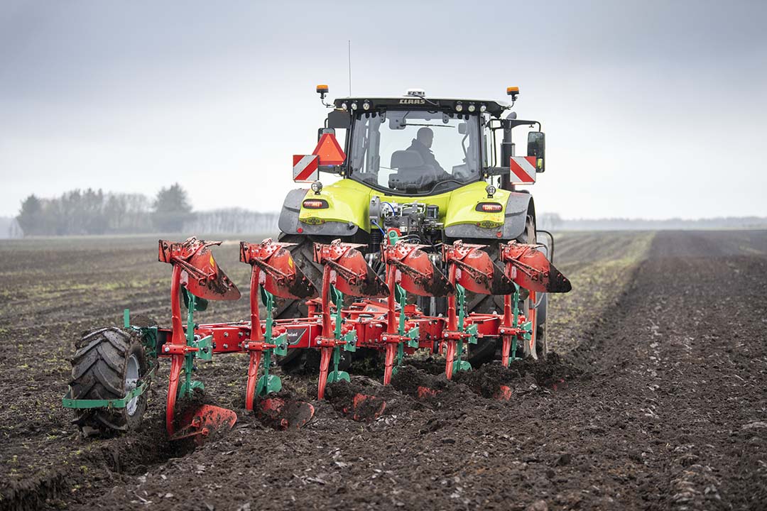 Seven GPS steering systems tested: Valtra leads the way, part 1 ...