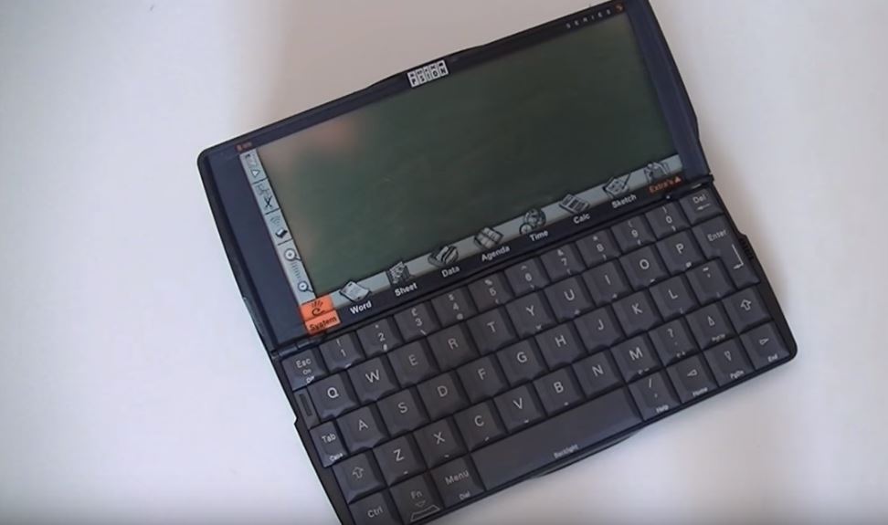 Retro Gadgets From the '90s We Loved