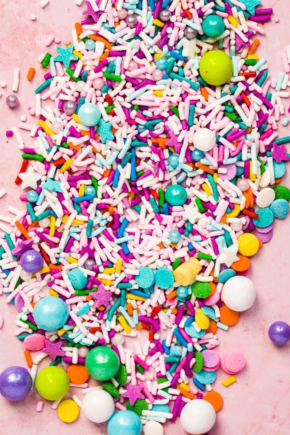 Piñata Cupcakes with Rainbow Icing