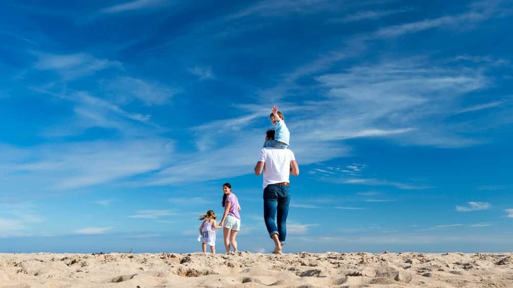 6 Ways to Keep the Bond with Each of Your Kids Alive - Rachel Bustin