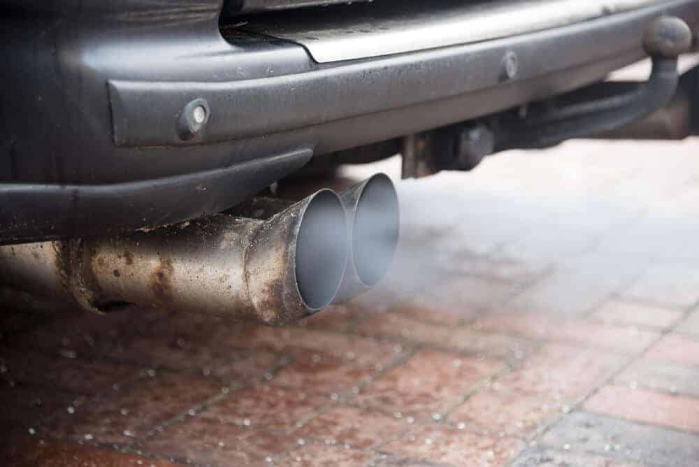 6 Signs Your Car Exhaust Need to be Replaced - Rachel Bustin