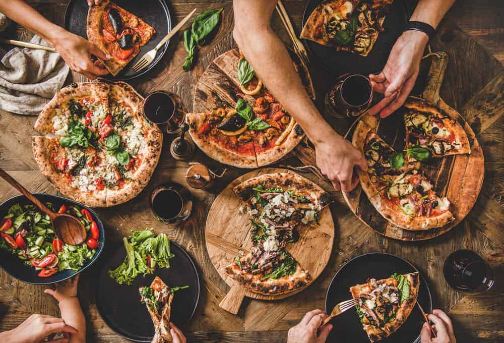 How To Host a Pizza Party - Rachel Bustin