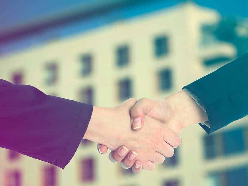 12 Ways to Better Connect With Your Customers - Rachel Bustin