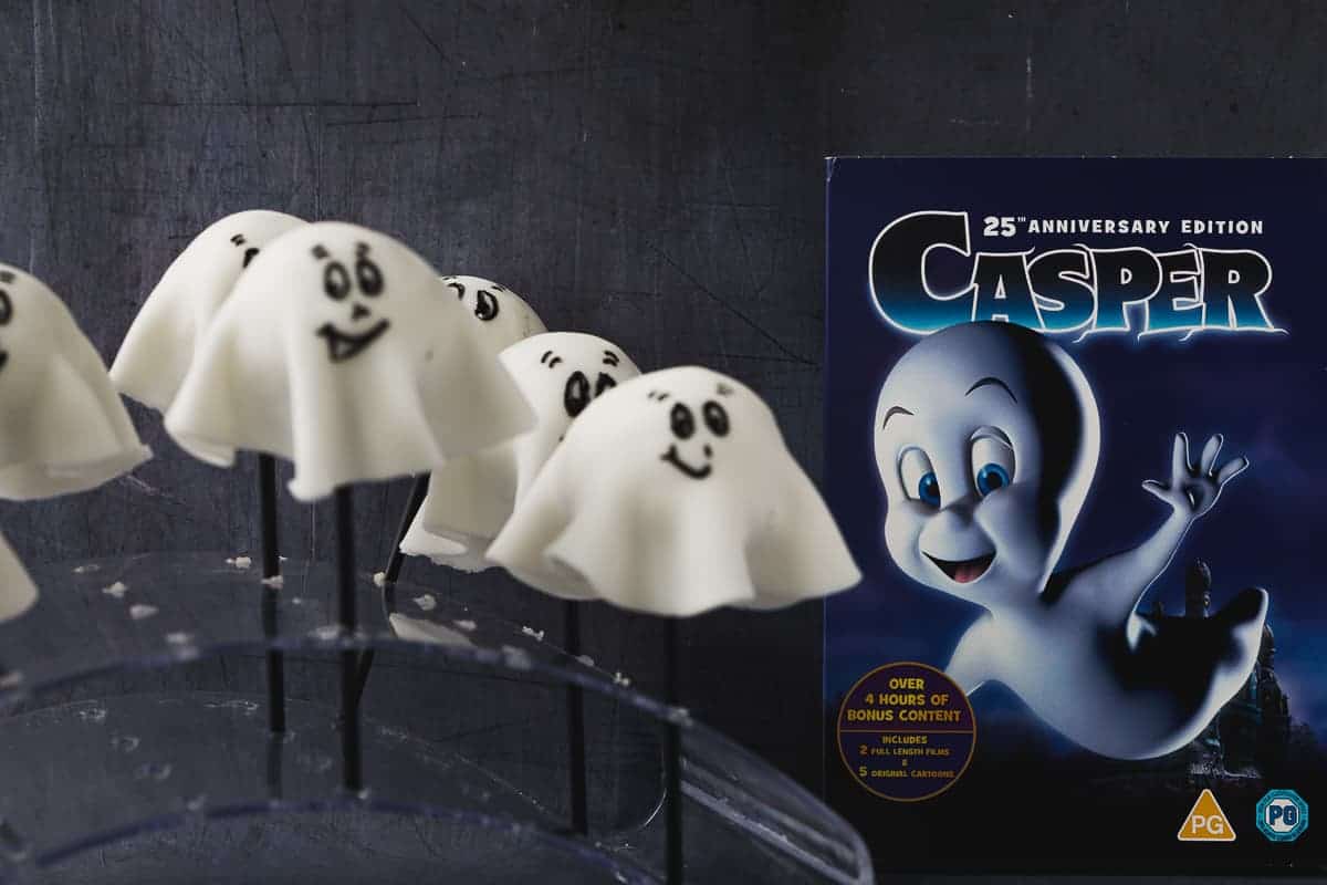 Casper the Ghost Cake Pops | Amy Treasure