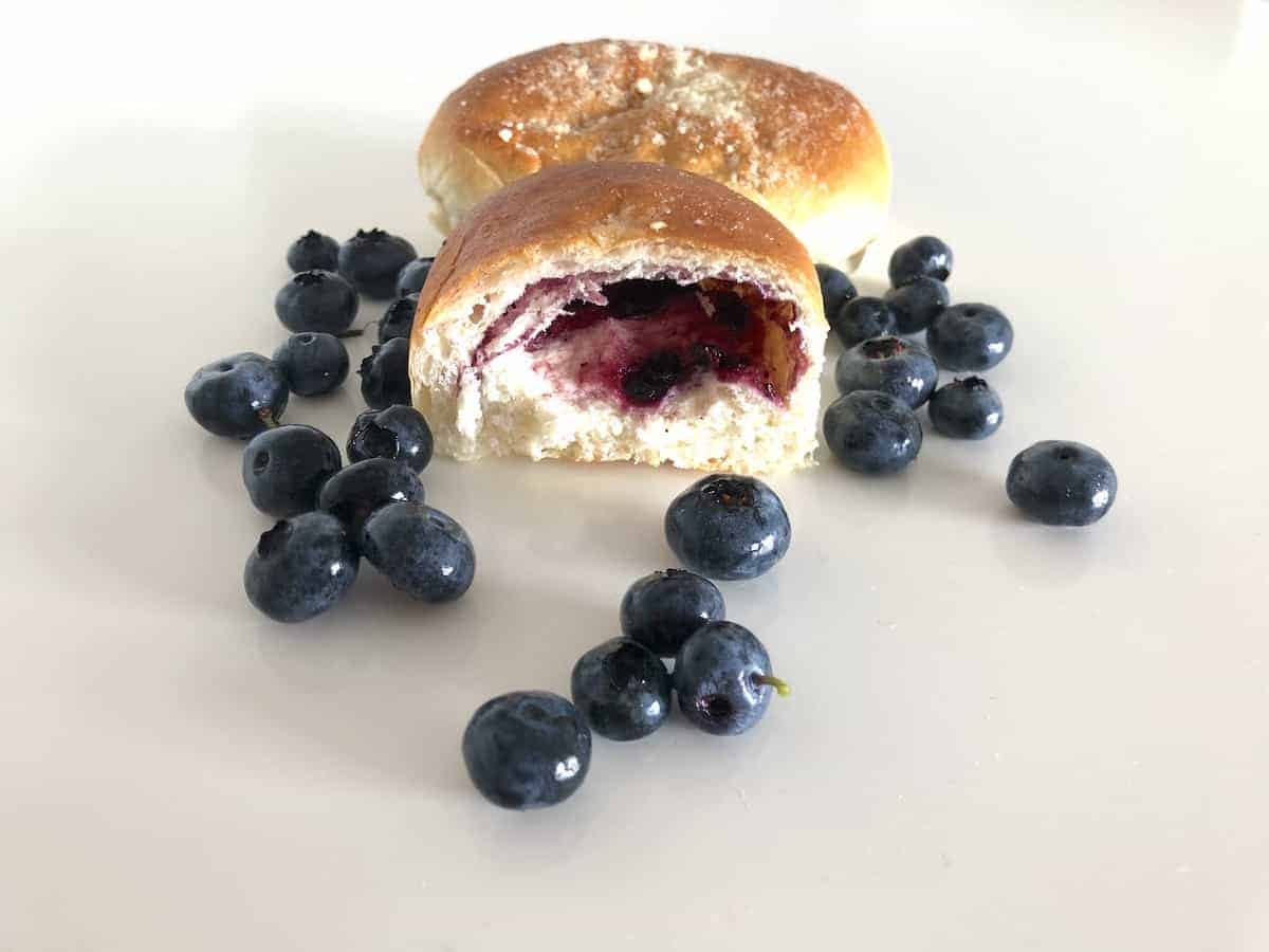 Jagodzianki - Polish Blueberry Buns Recipe That Tastes Like Summer!