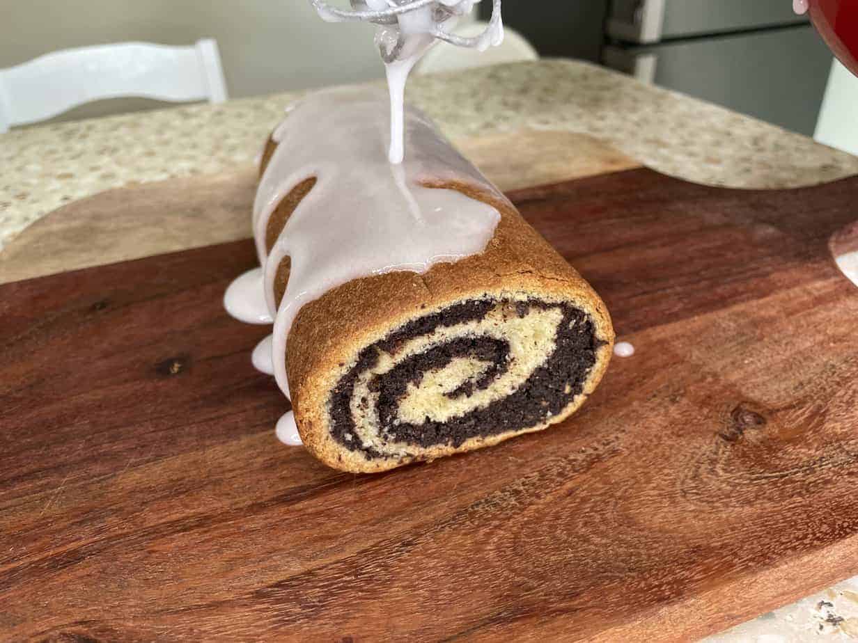 Homemade Polish Poppy Seed Roll Makowiec Recipe [+VIDEO]
