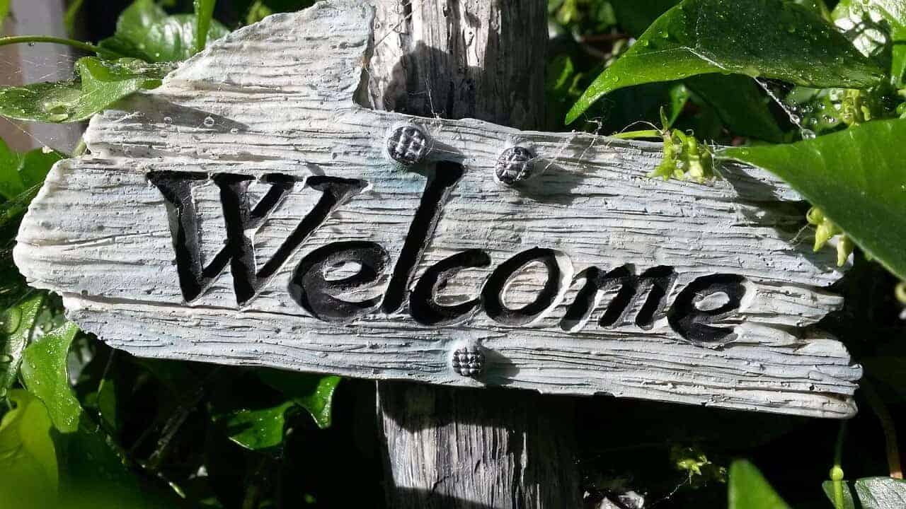How to Choose the Perfect Modern Welcome Sign - Rachel Bustin