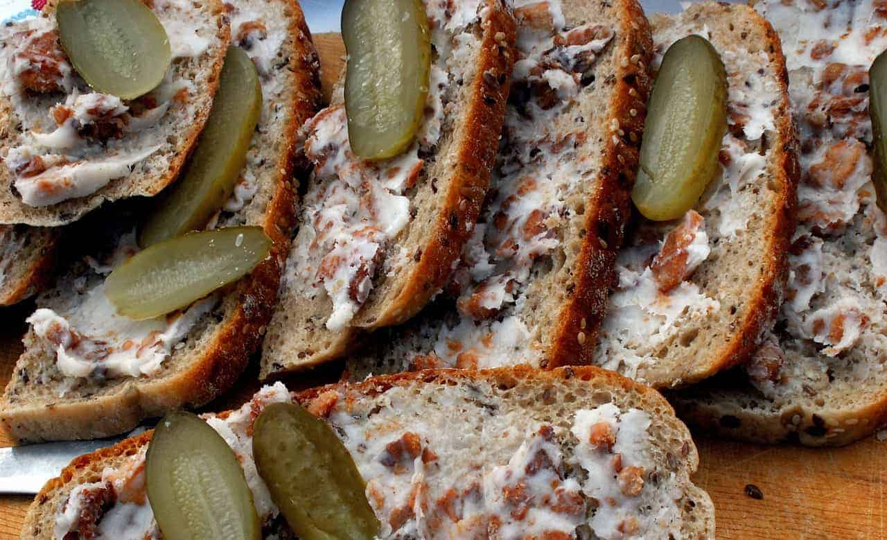 Smalec Recipe- Mouthwatering Polish Lard Spread That You Need To Try!