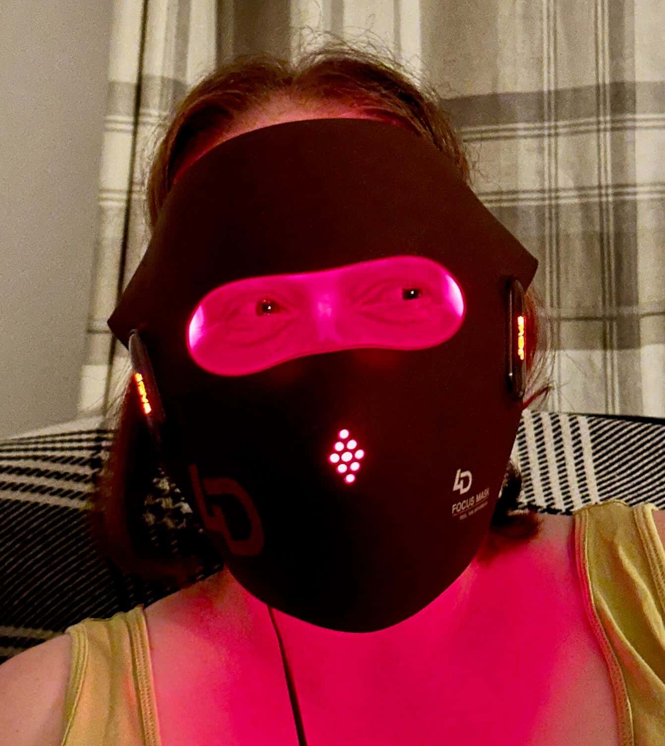 JOVS 4D Laser Red Light Mask Review: A Comprehensive Guide - Rachel Bustin