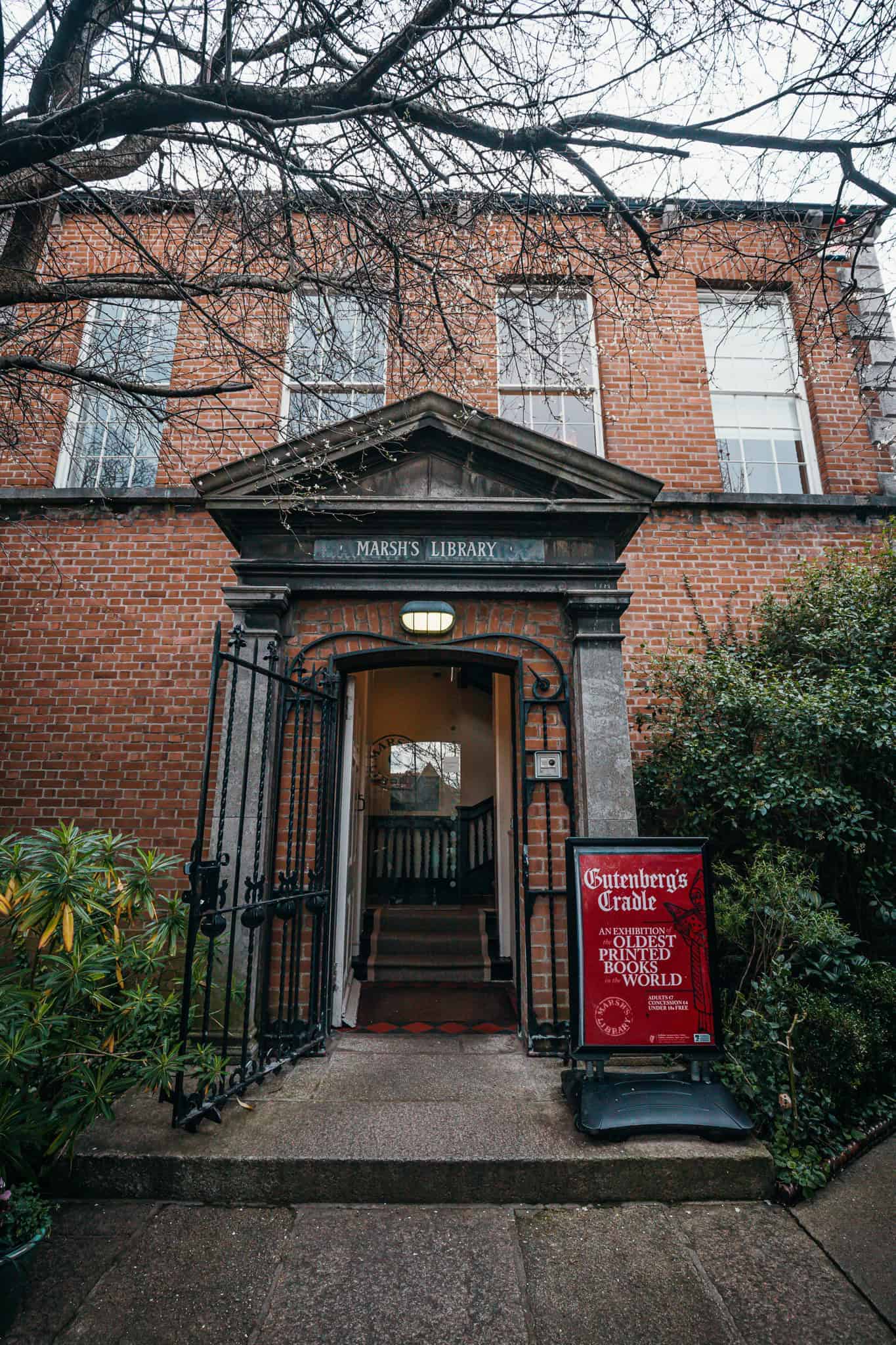 Visit Marsh’s Library: Ireland's Oldest Public Library | Travel Ireland ...