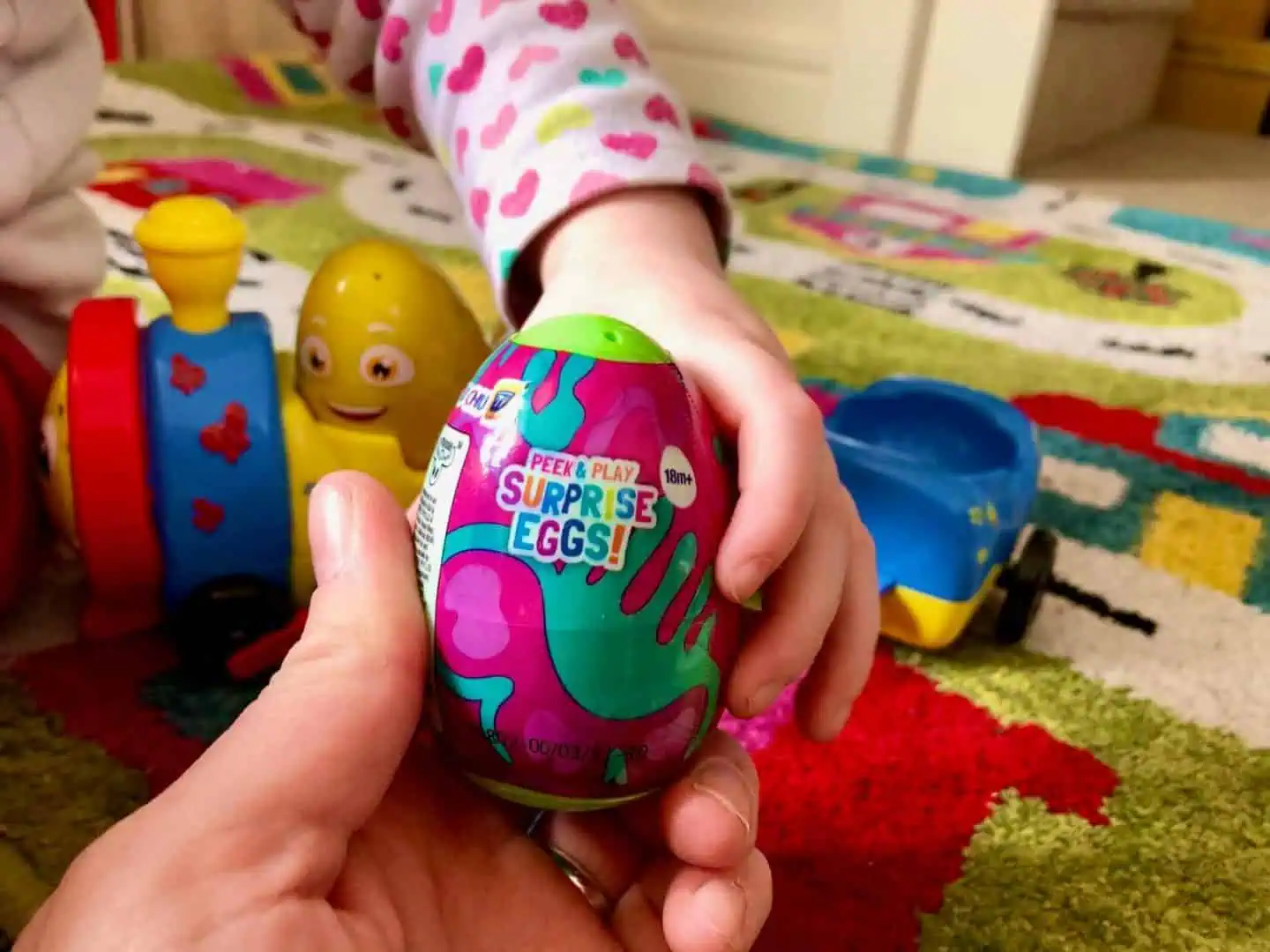 Chu Chu TV Peek and Play Surprise Eggs - Chu Chu TV Train and ABC ...
