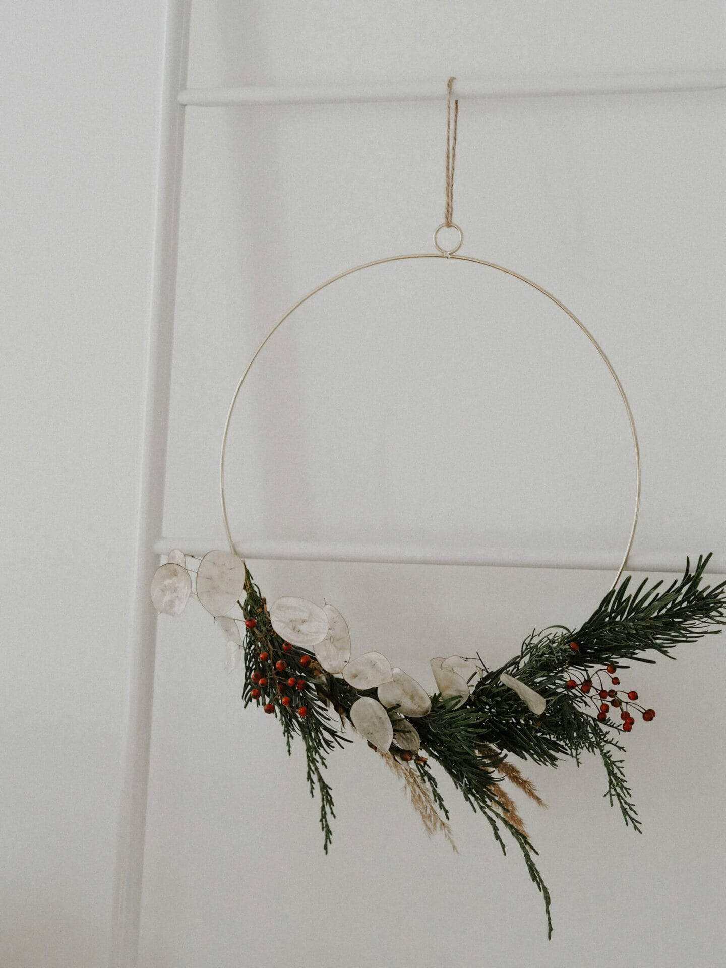 A Guide For Minimalist Christmas Traditions - Rachel Bustin