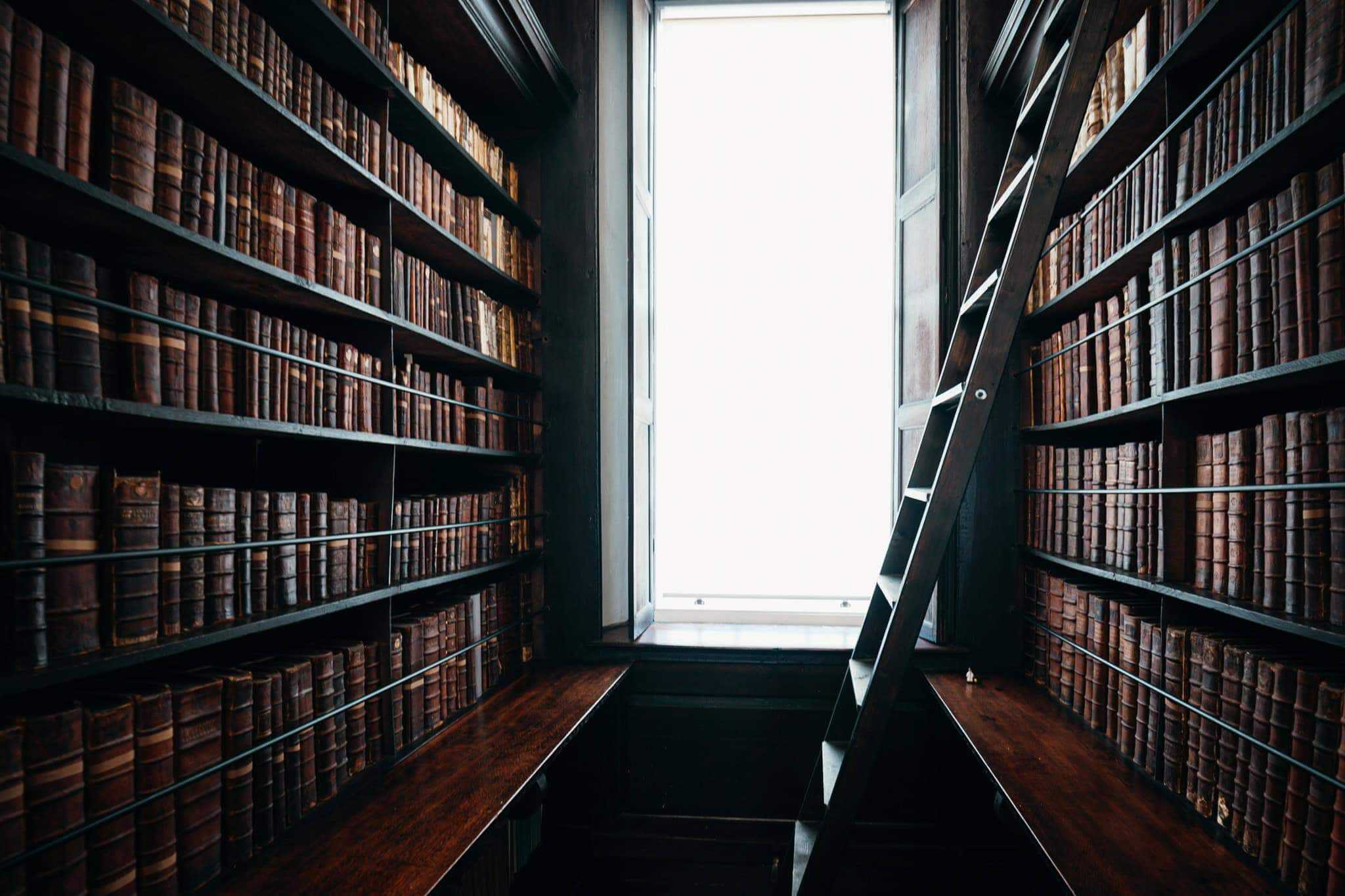 Visit Marsh’s Library: Ireland's Oldest Public Library | Travel Ireland ...