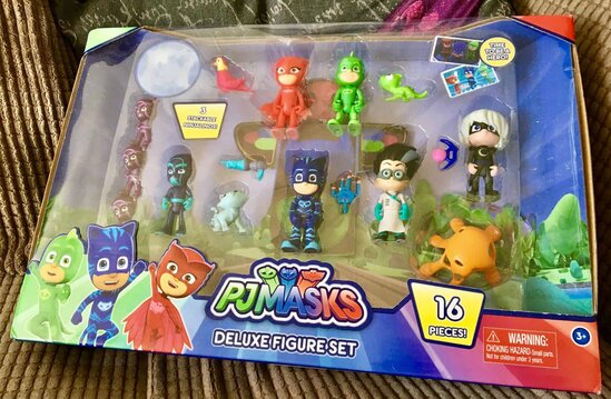 PJ Masks Deluxe 16 Figure Pack Playset Review - Rachel Bustin PJ Masks Deluxe 16 Figure Pack Playset Review - Rachel Bustin