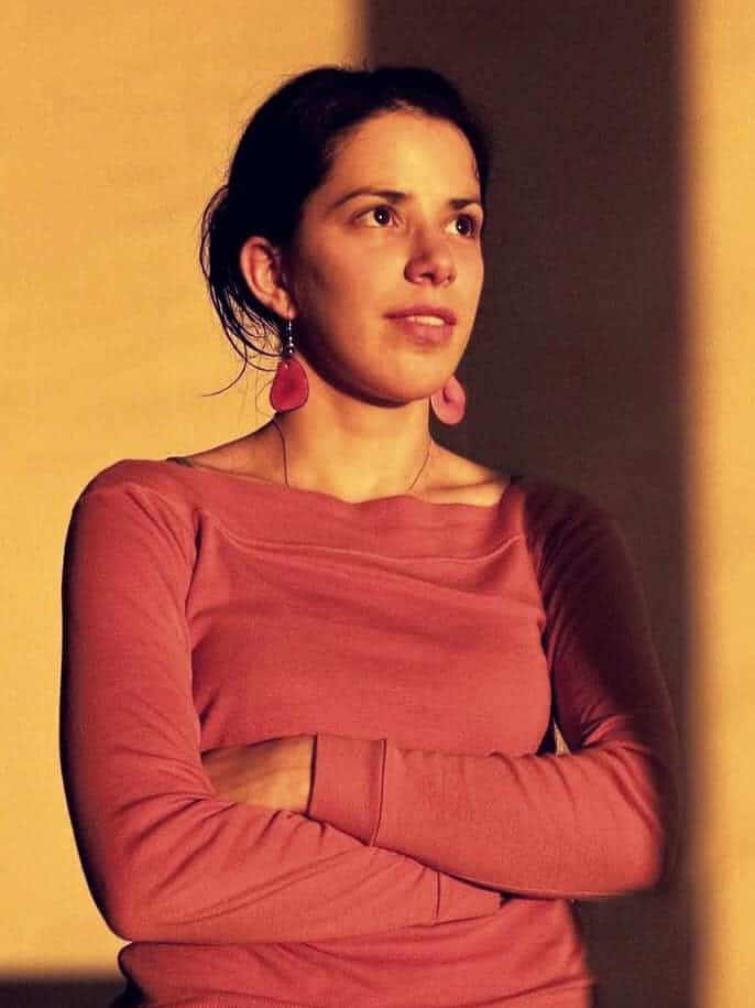 Maria Grecu - Covid: instrucțiuni de utilizare. Munca în locurile terţe ...