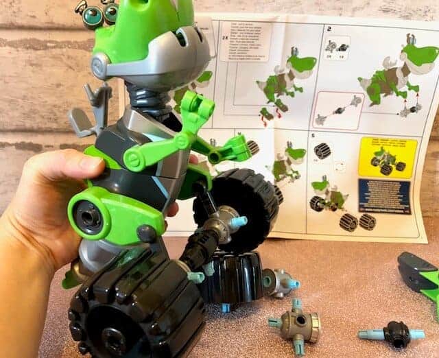 Rusty Rivets – Botasaur Buildable Figure with Lights and Sounds ...