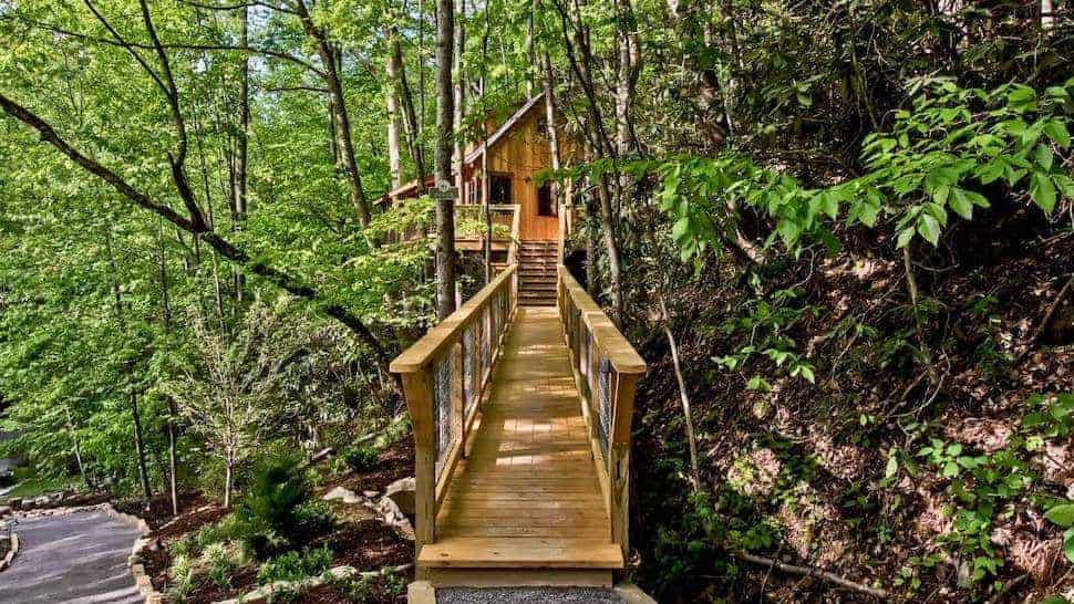 45 Best Tennessee Treehouse Rentals: Top 2024 Picks - The Wanderlust Within