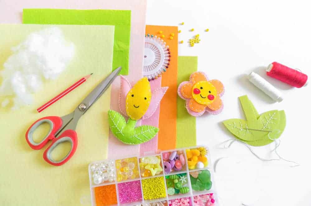 Tulip Crafts: Creative Projects for Spring - Rachel Bustin