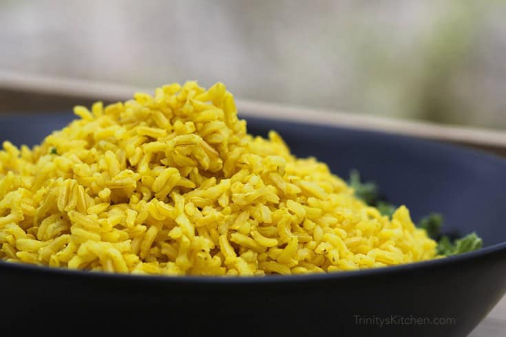 How to make perfect yellow rice with turmeric and brown rice - Kind Earth