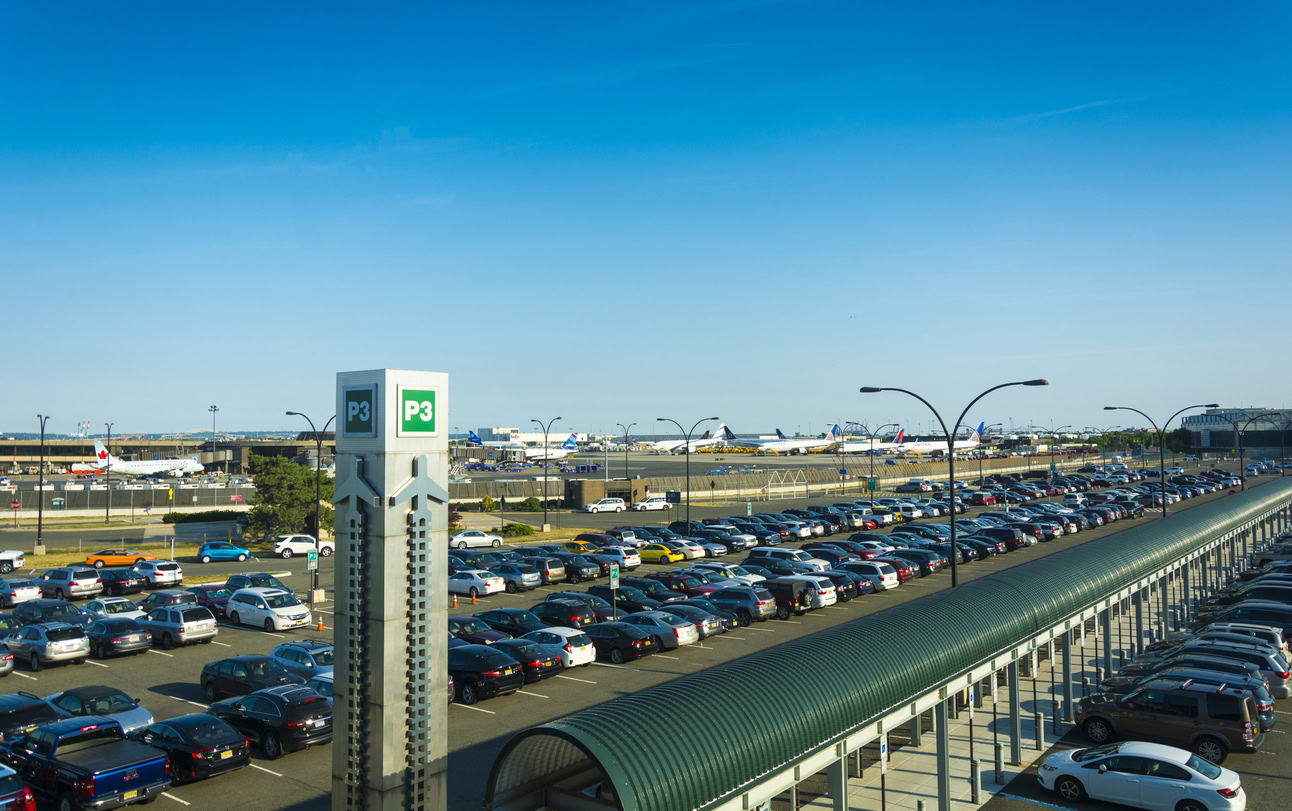 8 Websites That Help You Find Airport Parking for Cheap - 10xTravel